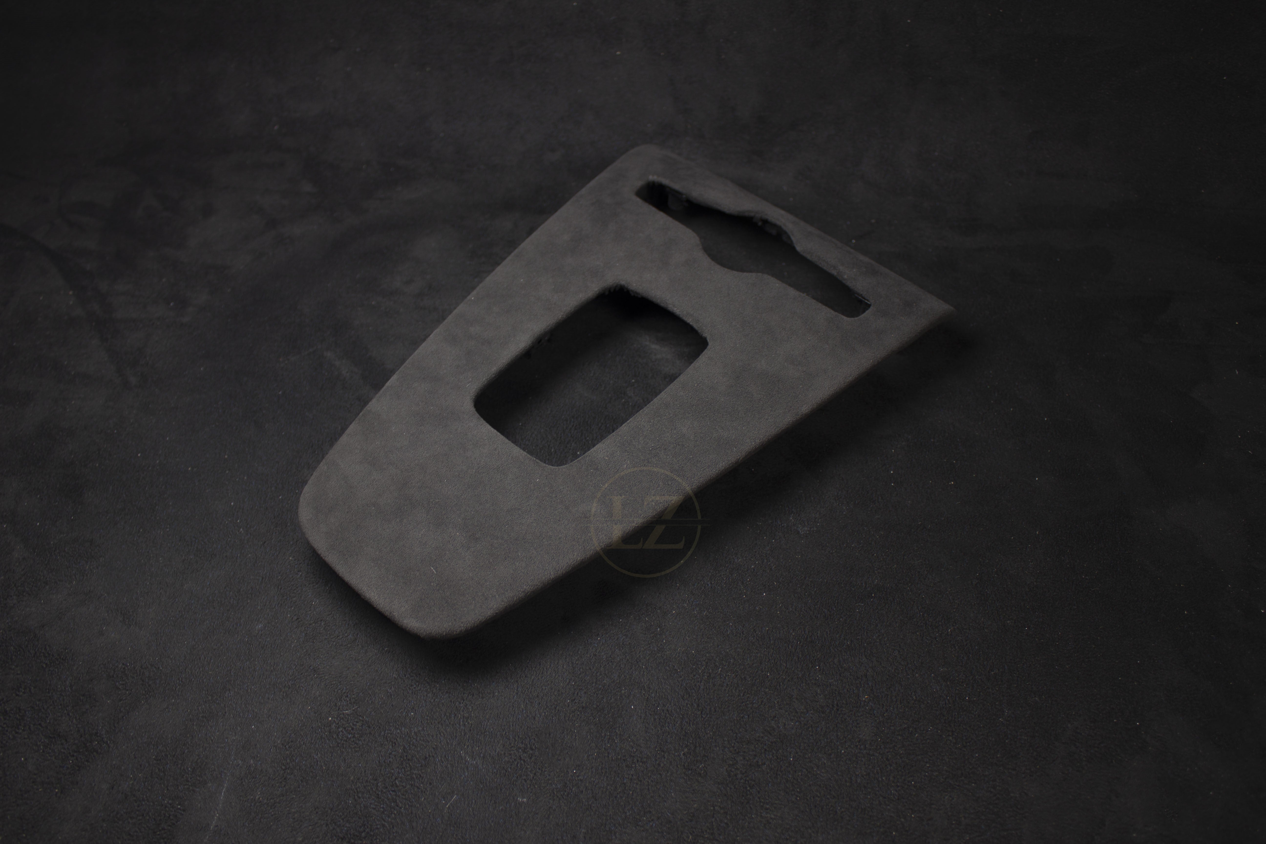 Polestar 2 Alcantara Center console – LZ-Customs