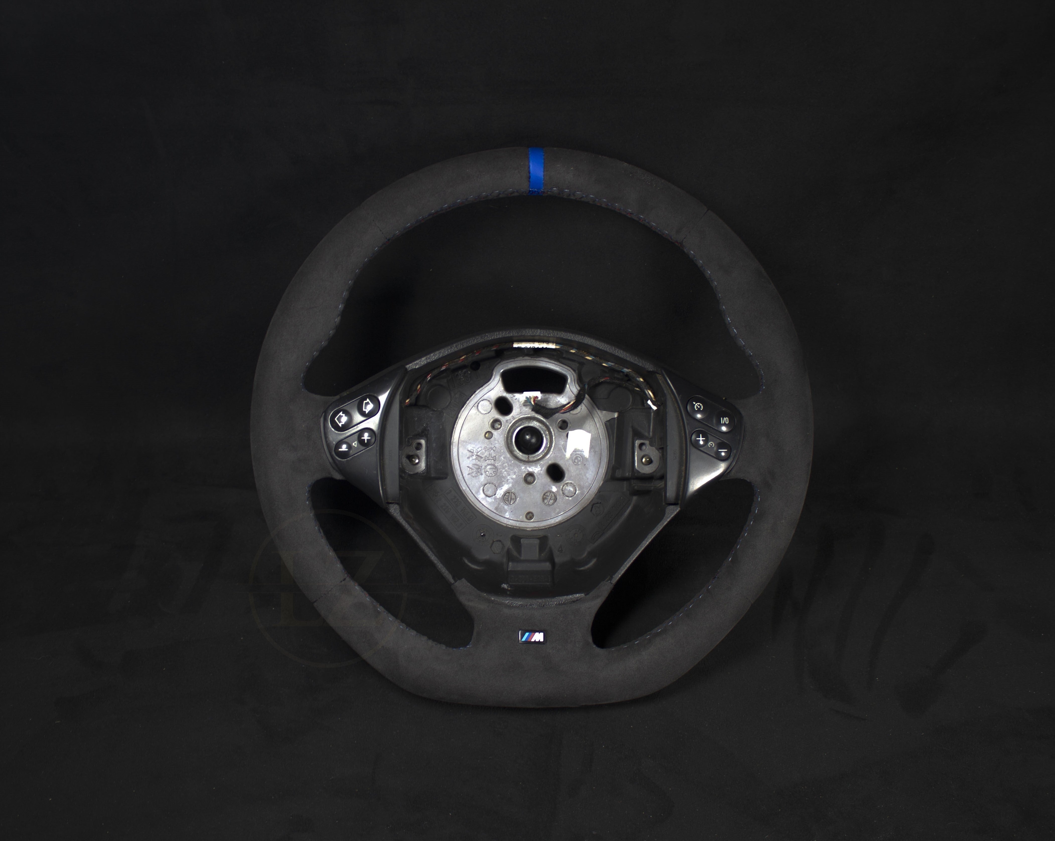 BMW E39 Alcantara Ratt - Håndlaget med Perfekt Passform – LZ-Customs