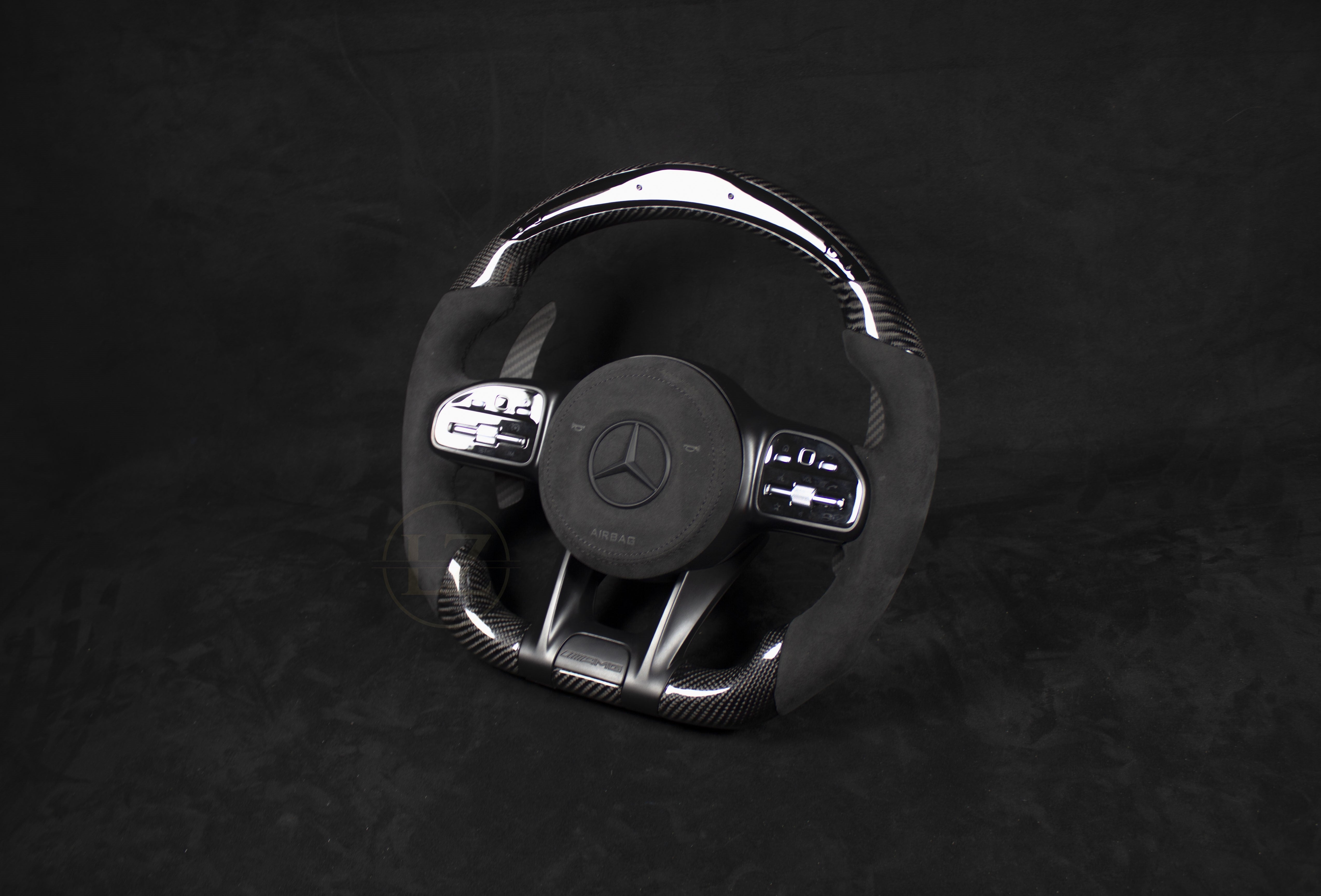 Unikt Mercedes-Benz C63 AMG Carbon/Alcantara LED Ratt – LZ-Customs