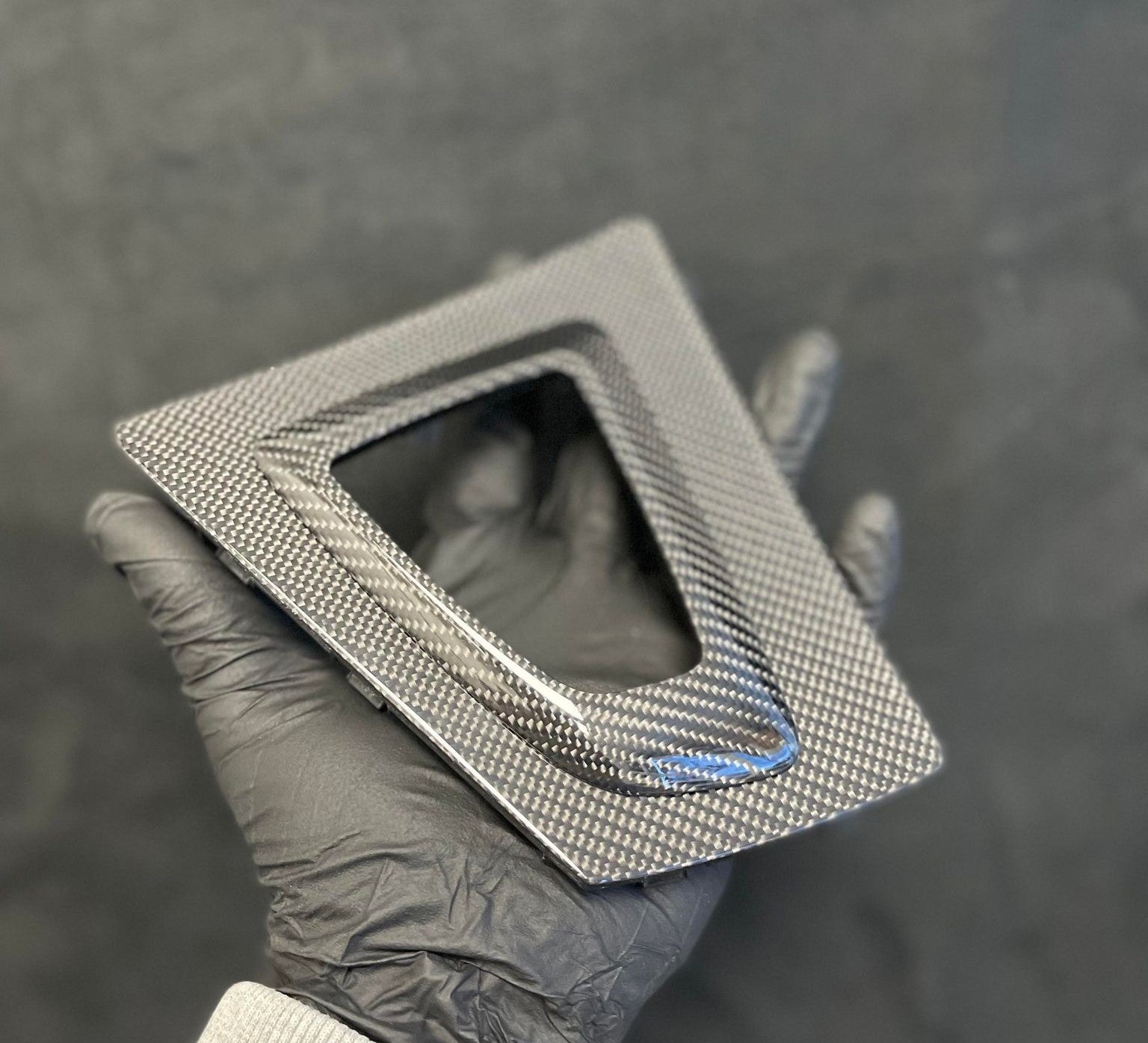 BMW Double Carbon Console Frame – LZ-Customs