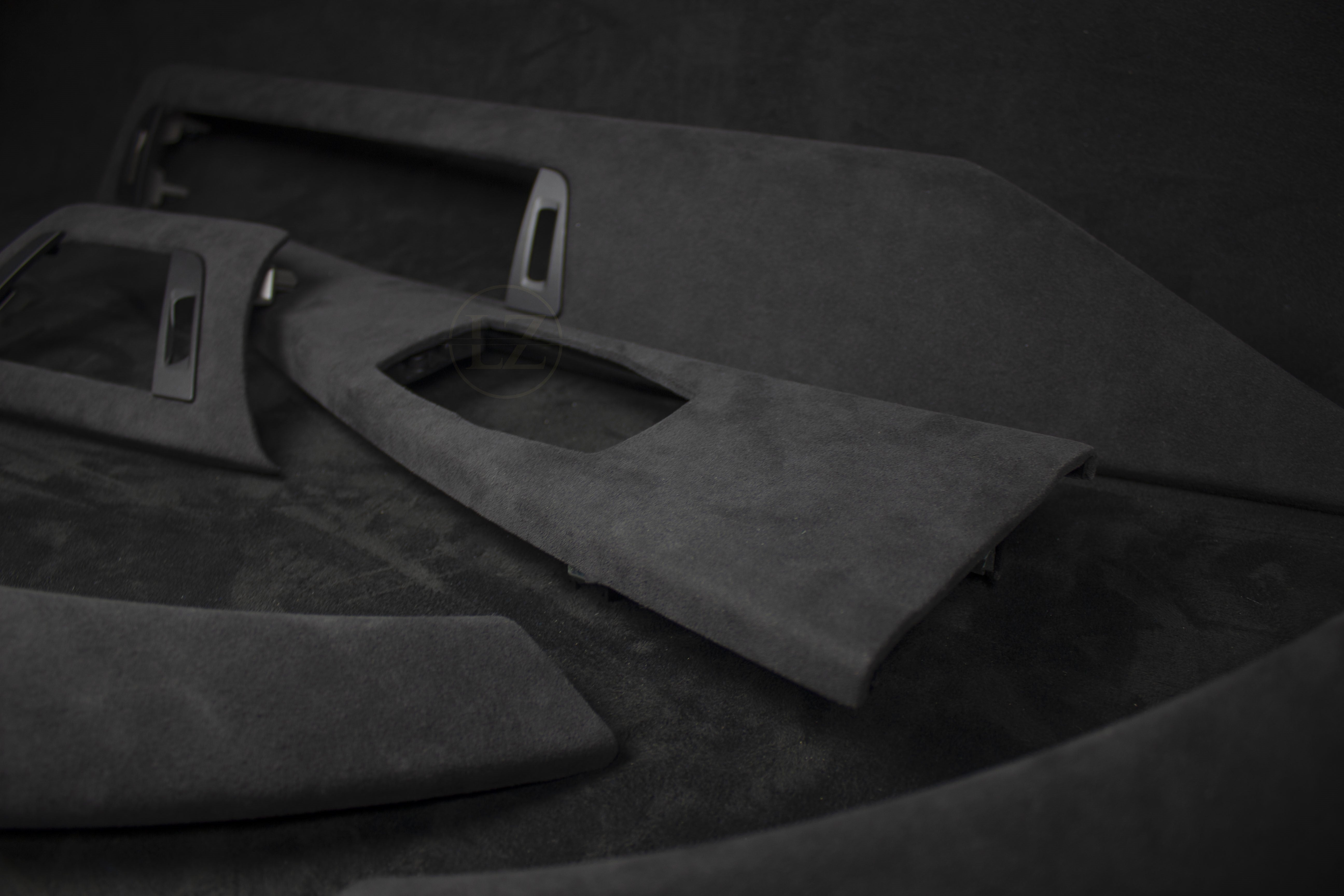 Unike Alcantara Interiør Lister til BMW F30, F80, F32, F82 – LZ-Customs